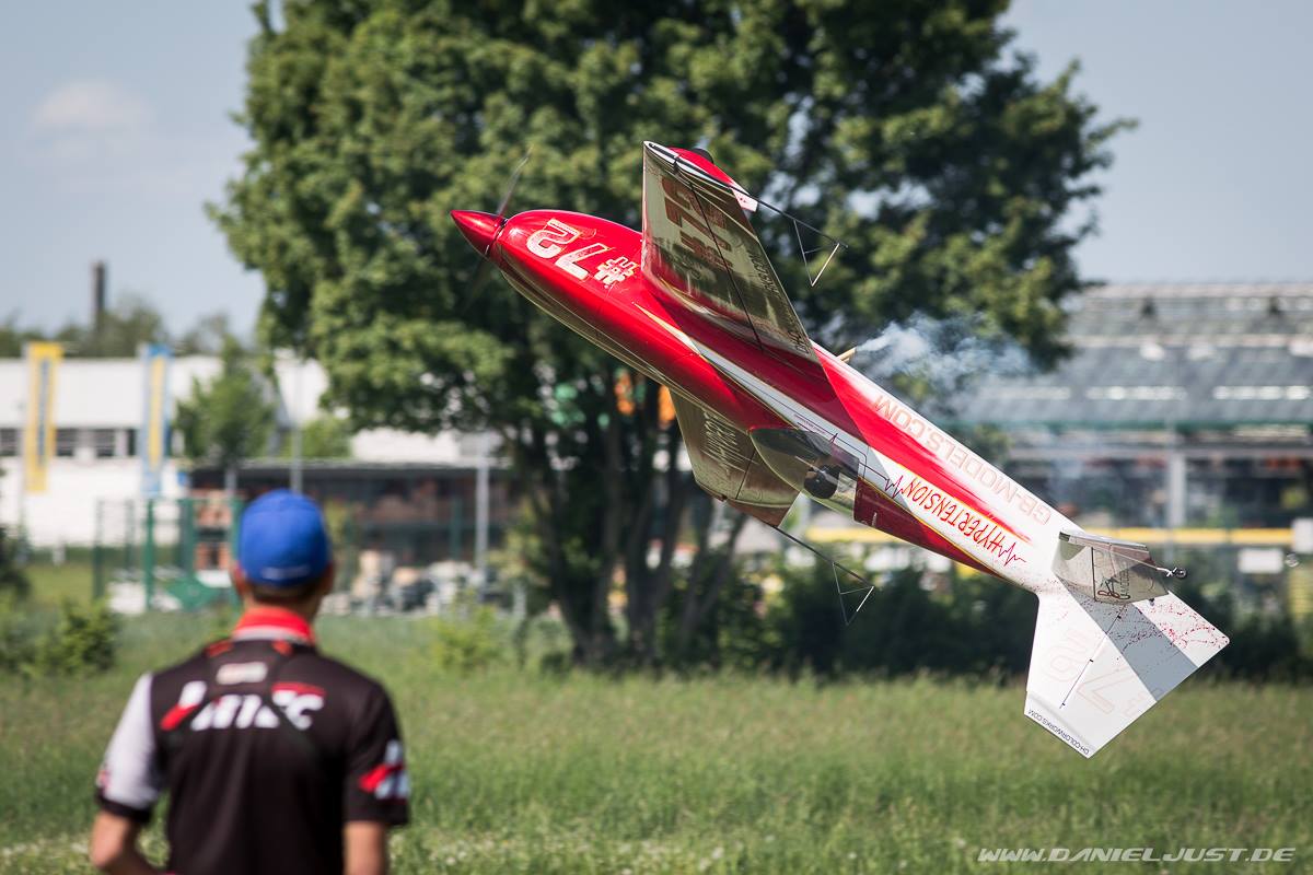 Gernot stellt vor: Die Krill Extra 330SC in Speziallackierung - HEPF ...