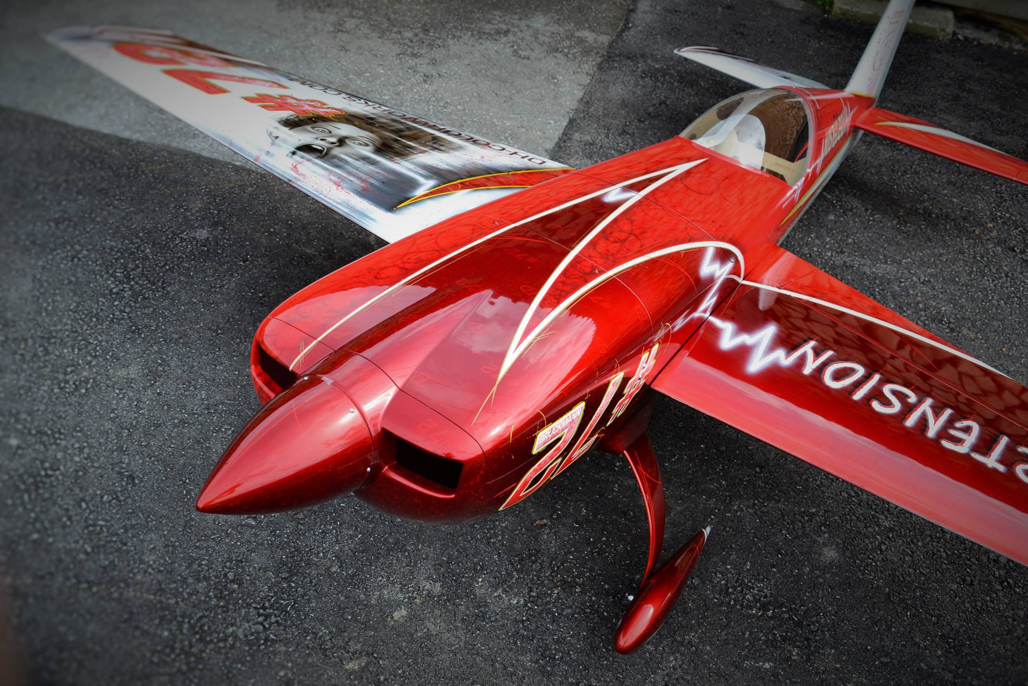 Gernot stellt vor: Die Krill Extra 330SC in Speziallackierung - HEPF ...